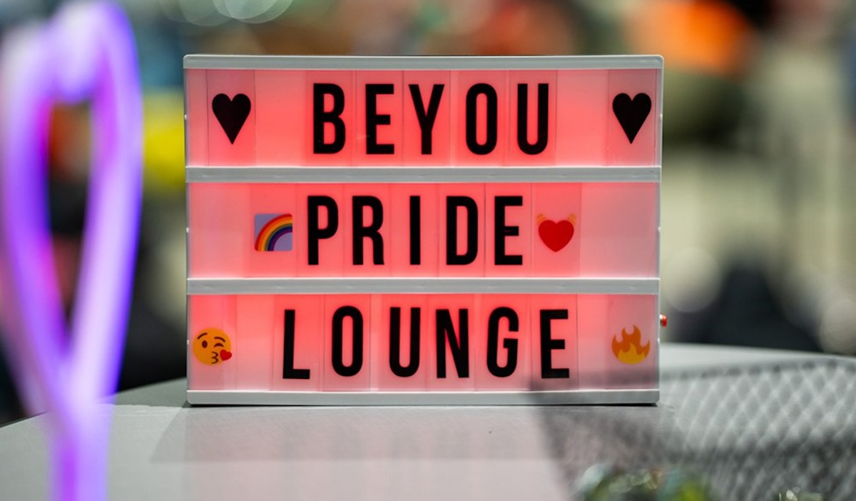 Drag, creativity, and cosplay abounds at ECCC 2025's Pride Lounge in Seattle | Popverse