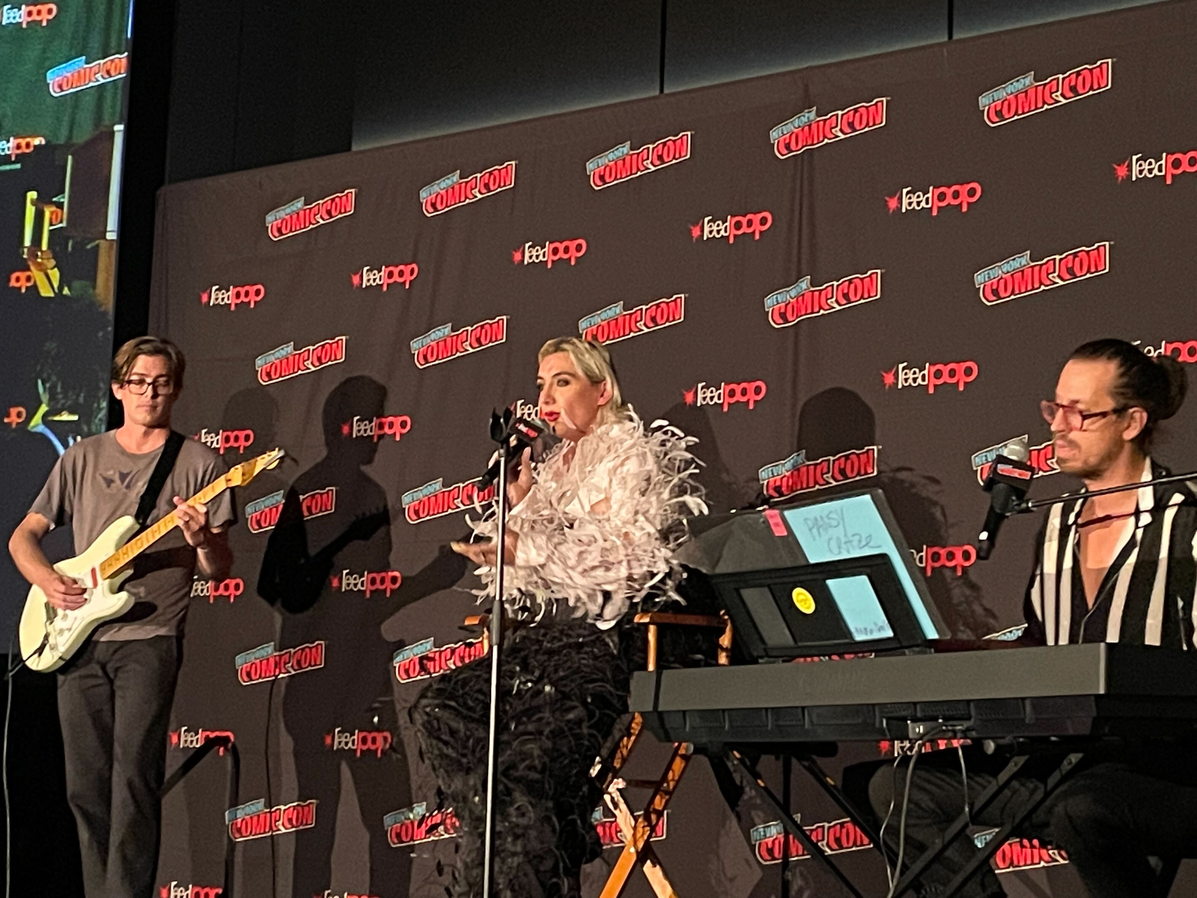 Mason Alexander Park serenades New York Comic Con after dark | Popverse