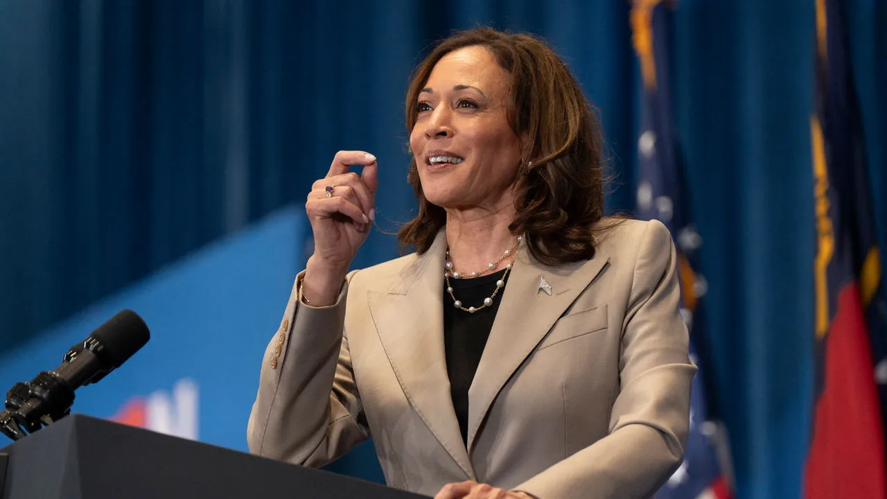 Kamala Harris makes a surprise video appearance at San Diego Comic Con ...