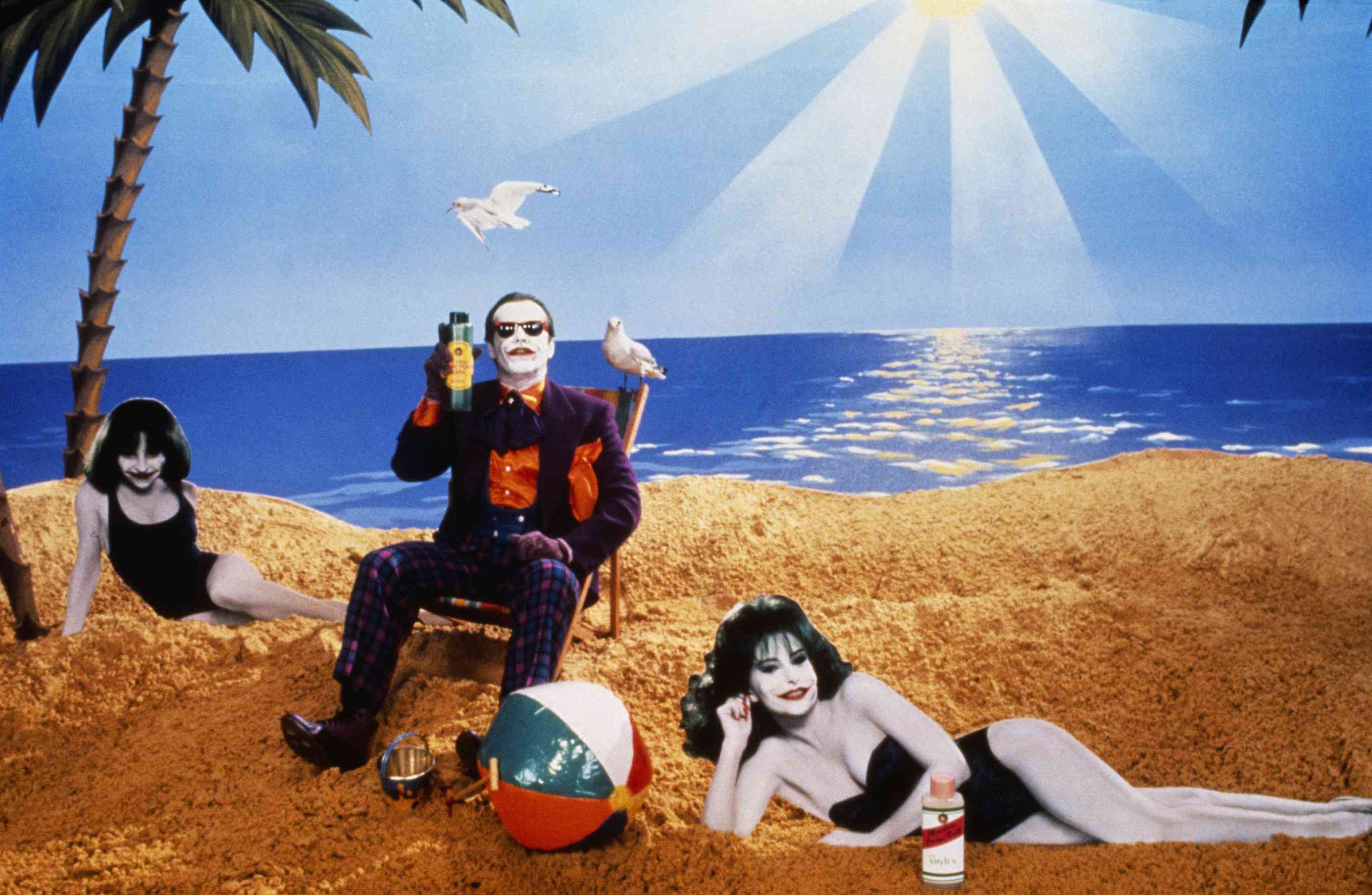 The 1989 Batman movie almost had secret Marvel & Archie Comics easter ...