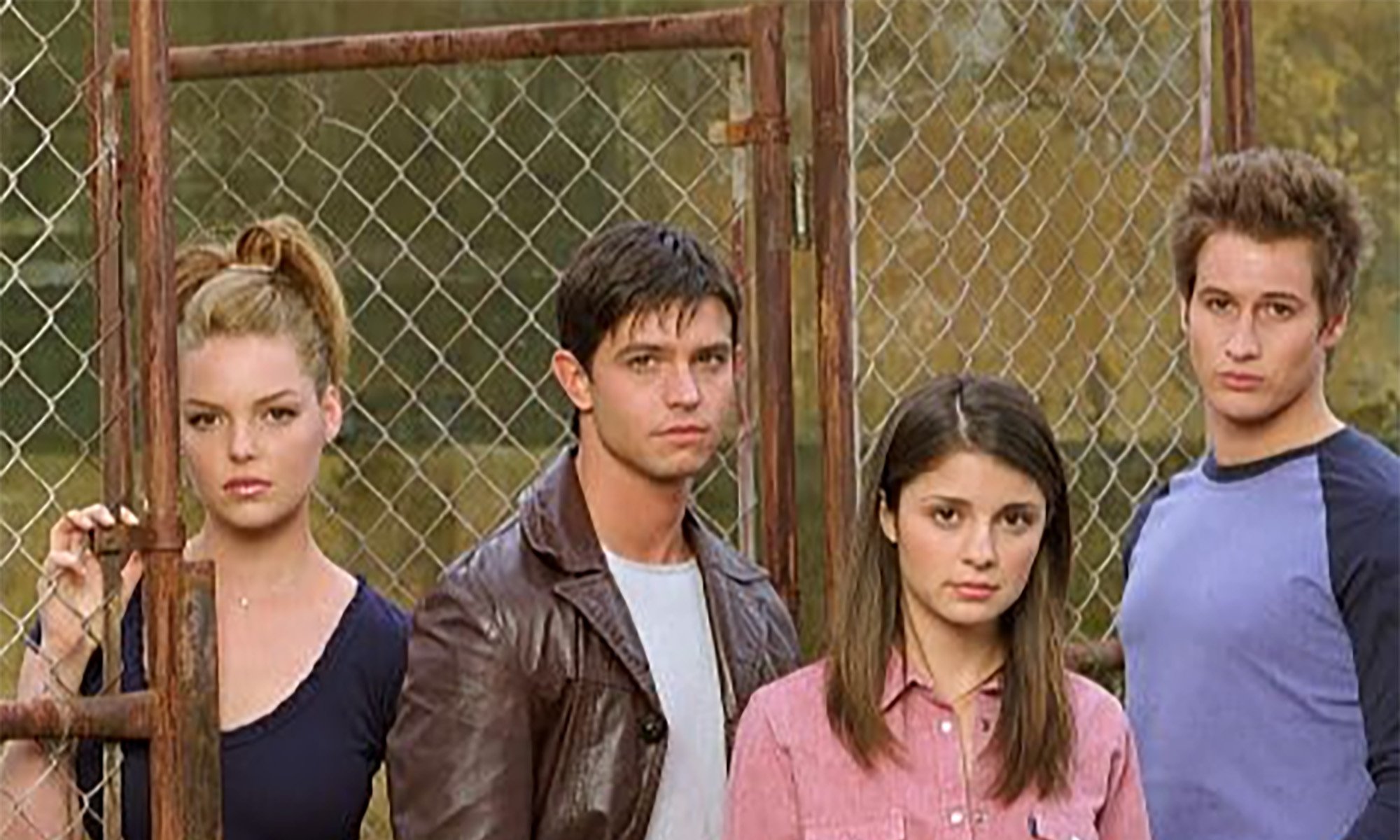 Inside the initial reaction when the Roswell cast learned the show had ...